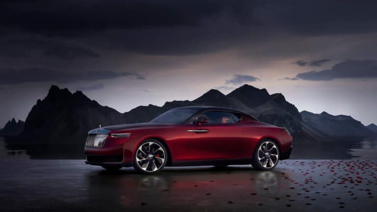 Difference between Rolls-Royce Ghost vs. Phantom - Rolls-Royce Palm ...