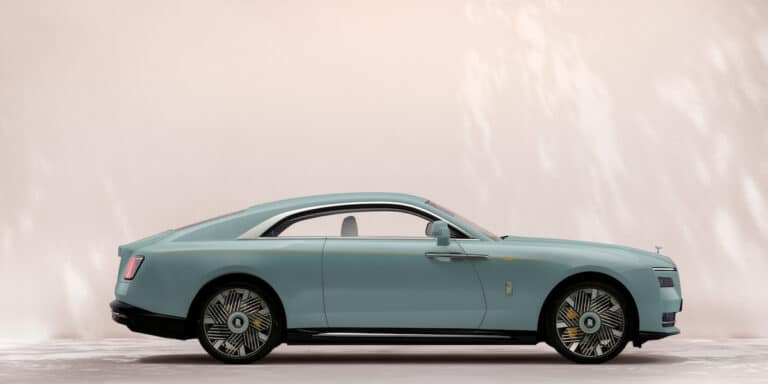 Inside the Rolls Royce Interior: Luxury Materials, Acoustics, and ...